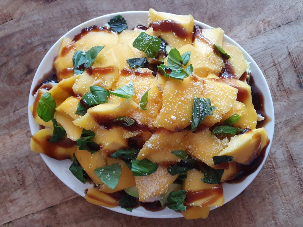 Makkelijk en zomers gerecht: avocado met mango - Rose-an